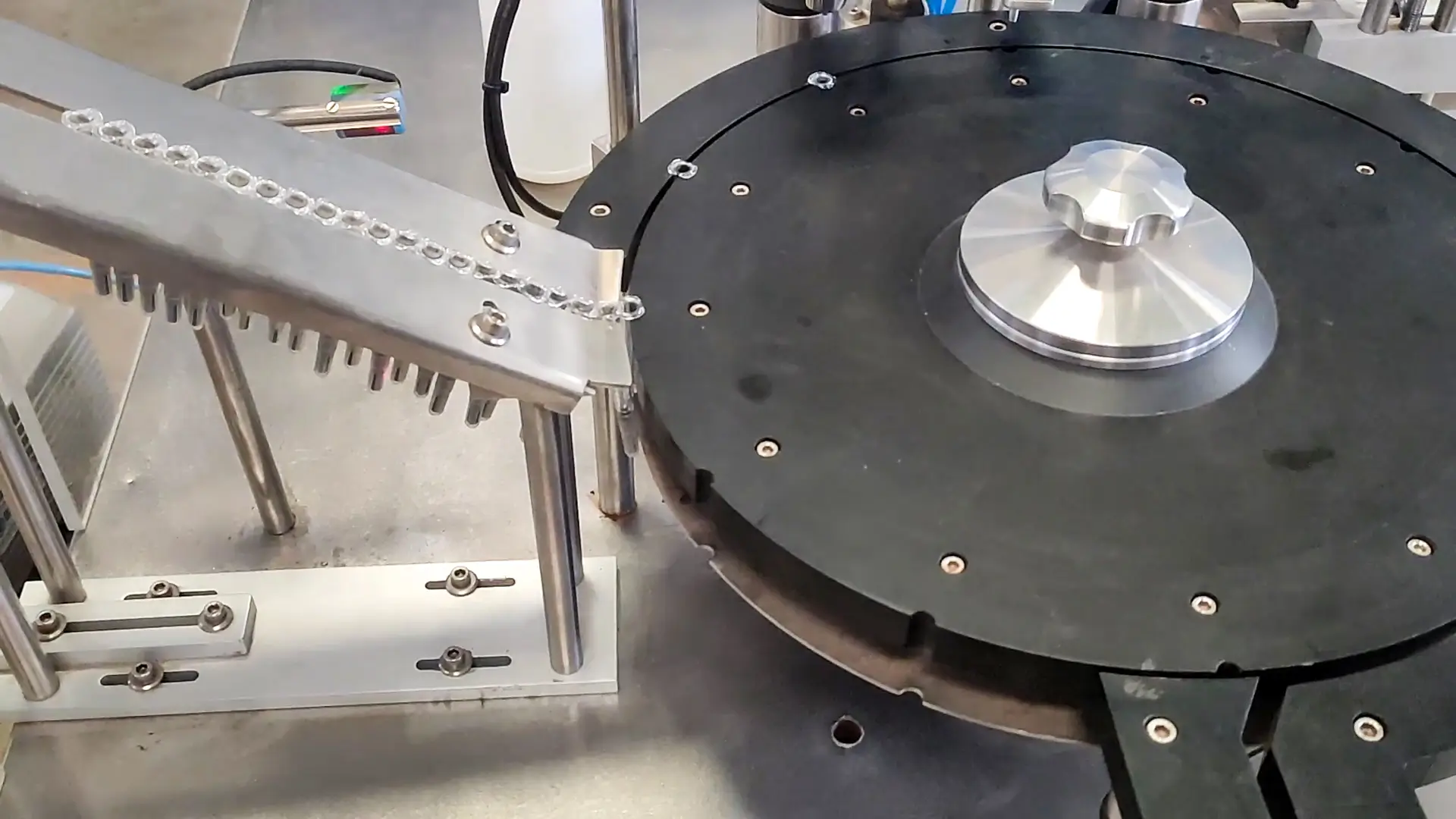 Automatic Pre-Filled Syringe Plunger Rod Insertion & Labelling Machine